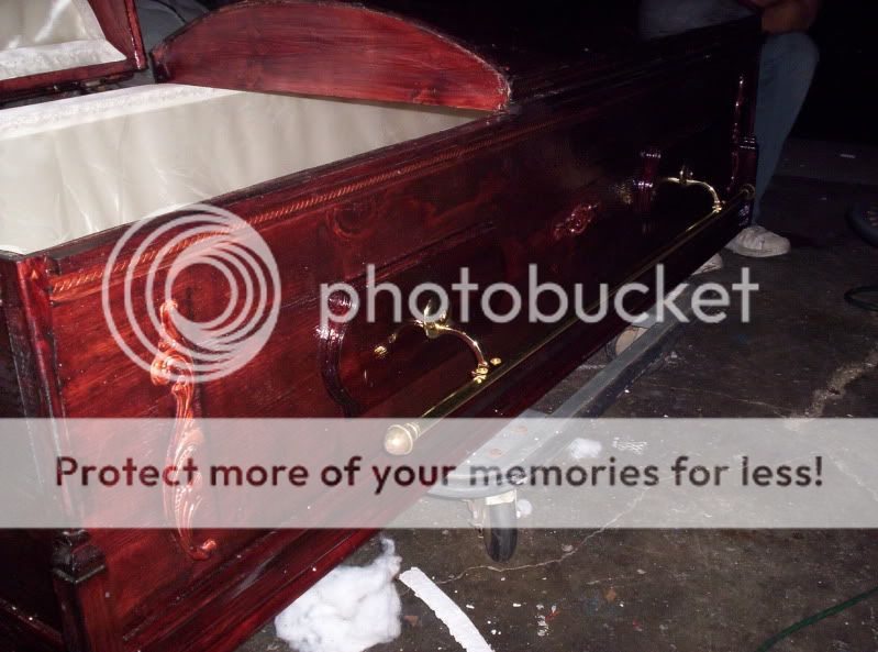 Static: - My very first coffin/casket | Halloween Forum